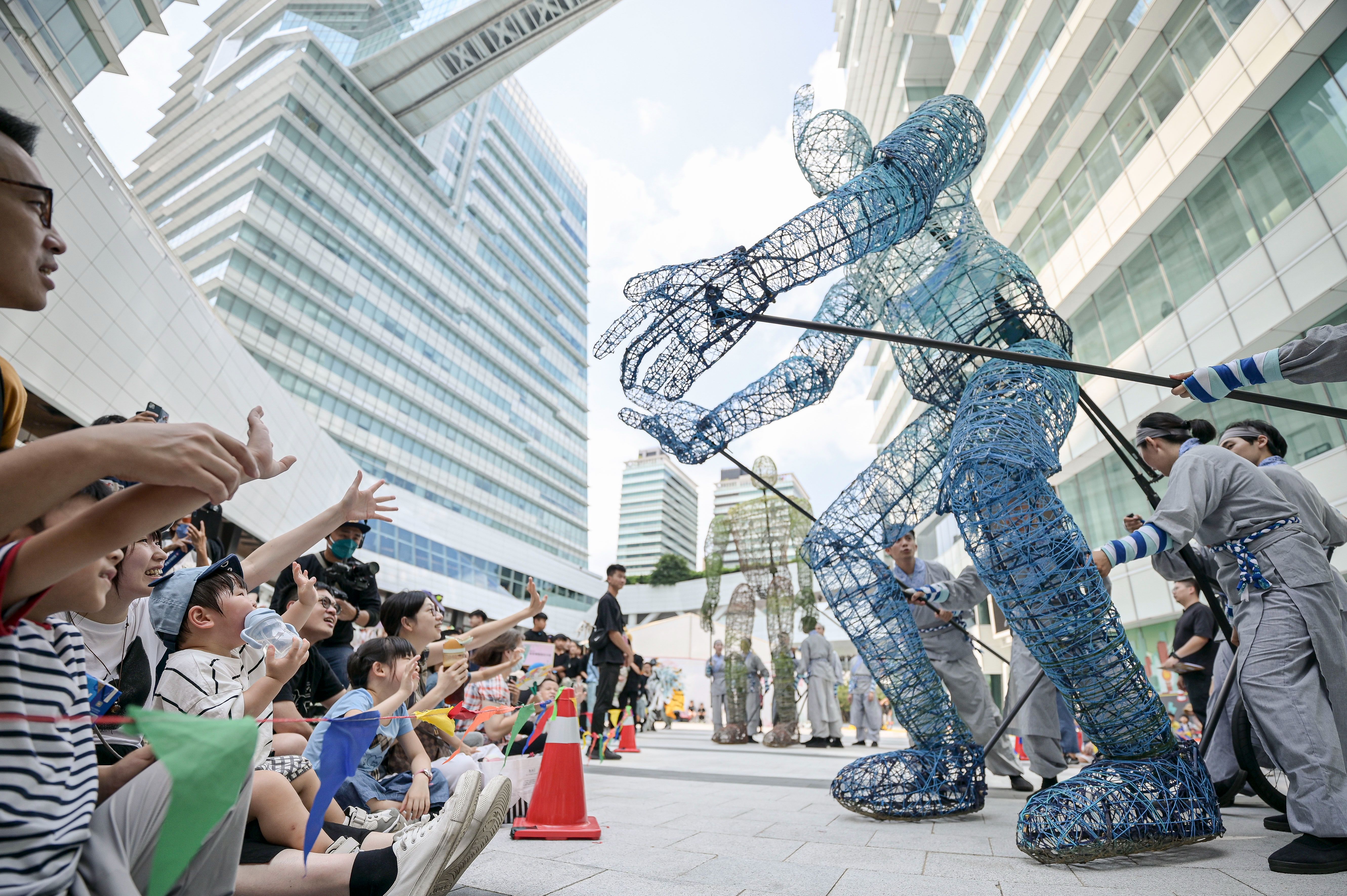 The Giants are coming! When puppets Meets Mountains and Seas－Puppet ...